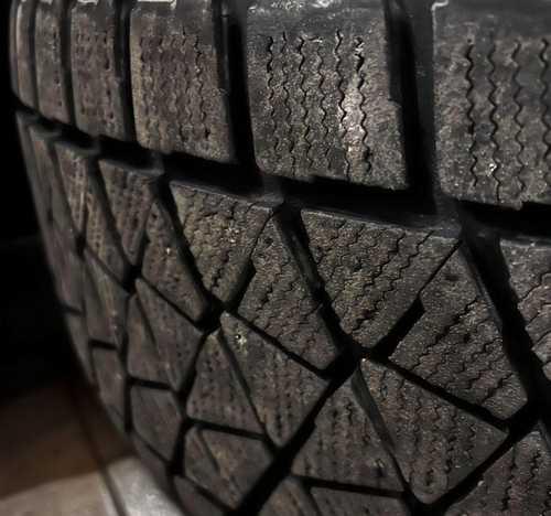 Bridgestone Blizzak Ice 285/55 R20