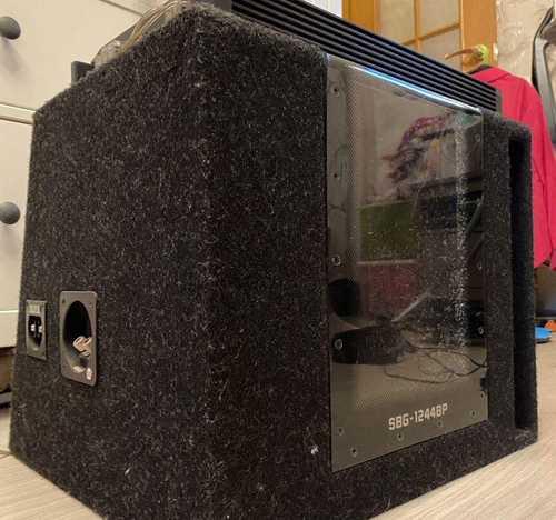 Продаю Сабвуфер Alpine 800w с комплектом
