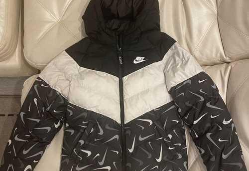 Куртка Nike для девочки 146