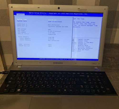 Ноутбук Samsung rv513