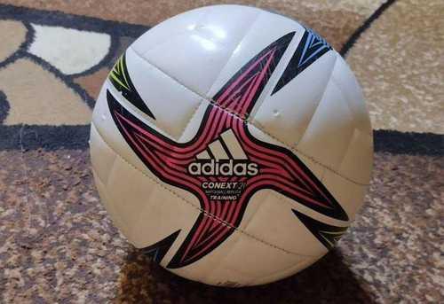 Футбольный мяч adidas conext 21