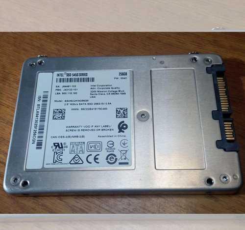 SSD твердот. накопитель Intel ssdsc2KW256G8–256 GB