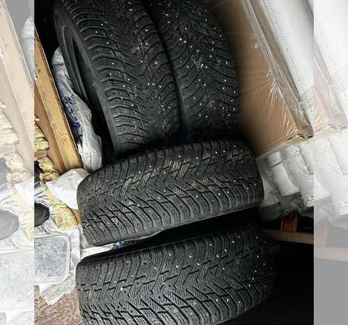 Nokian Tyres Hakkapeliitta 8 215/55 R17 98T