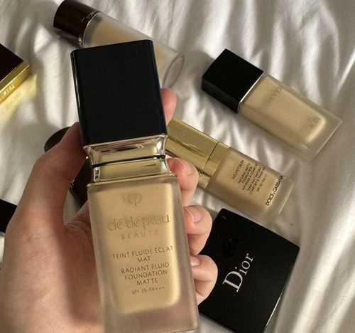 Тональный крем CLÉ DE peau beauté