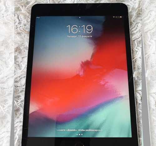 iPad mini 3 wifi 16Гб