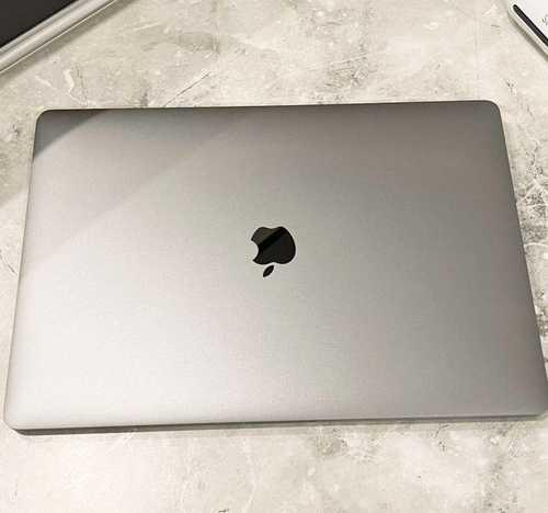 Apple macbook pro 15 2017