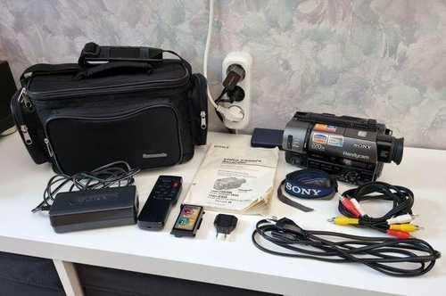 Видеокамера Sony Handycam CCD-TR730E