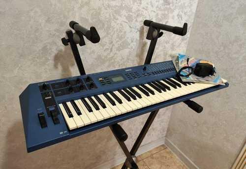 Синтезатор Yamaha CS1x + подставка