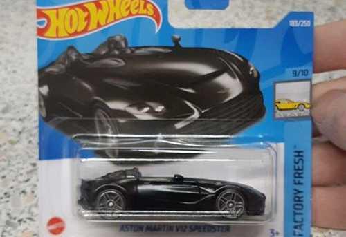 Модель Hot Wheels Aston Martin V12 Speedster