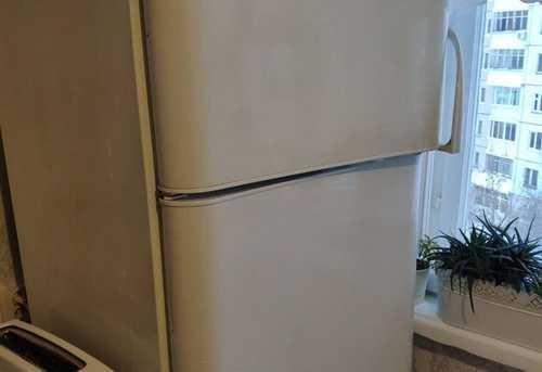 Холодильник б/у indesit на запчасти