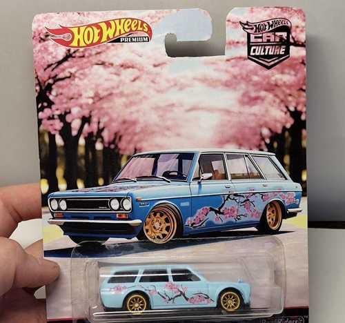 Hot wheels premium datsun 510 wagon