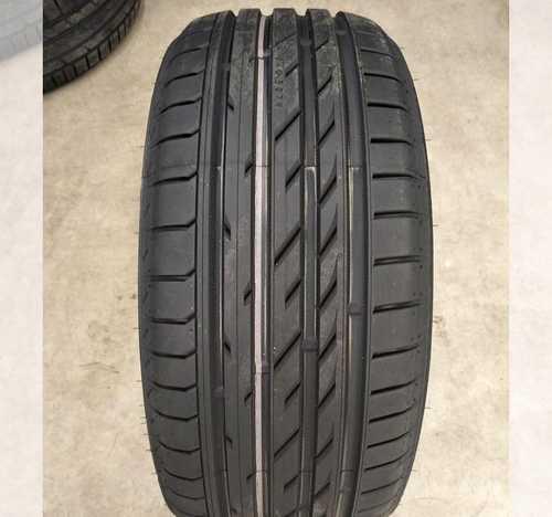 Ikon Tyres CHARACTER ULTRA 215/55 R17