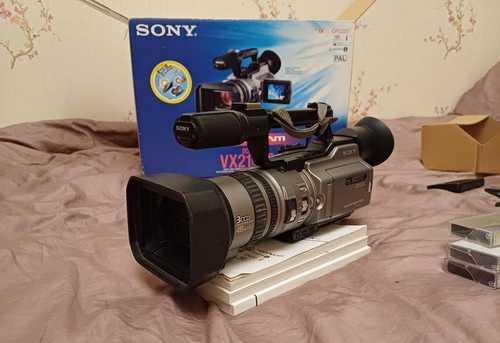 Видеокамера Sony DCR-VX2100