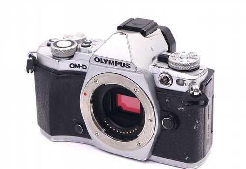 Olympus OM-D E-M5 II body (пробег 81700 кадров)