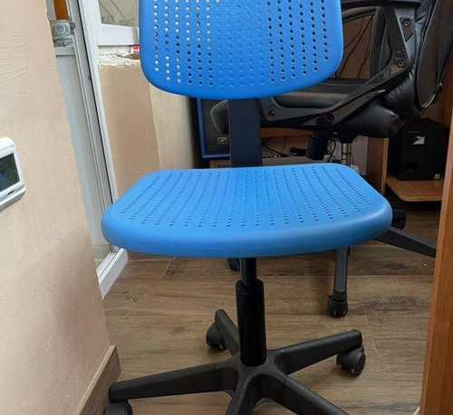 Компьютерное кресло IKEA на колесиках стул икея