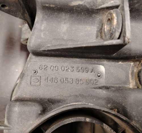 Корпус воздушного фильтра Renault
