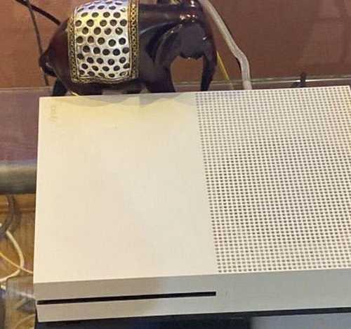 Xbox One s 1tb с играми