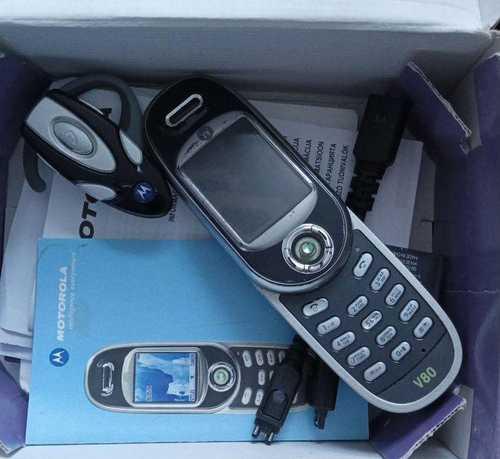 Телефон кнопочный Motorola V80