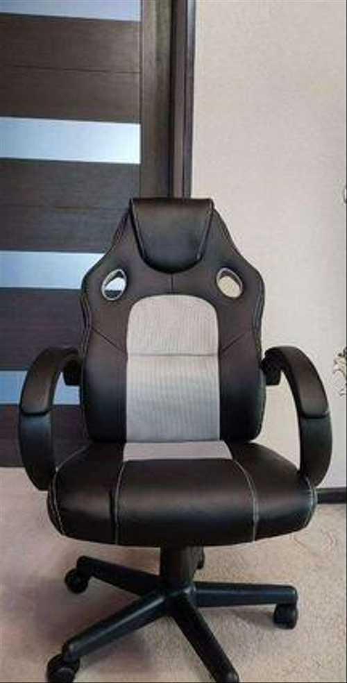 Компьютерное геймерское кресло с эффектом качели