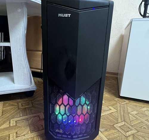 Игровой системный блок с монитором