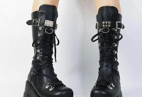 Высокие ботинки на платформе goth demonia type