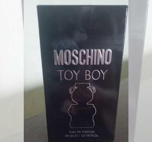 Moschino toy boy