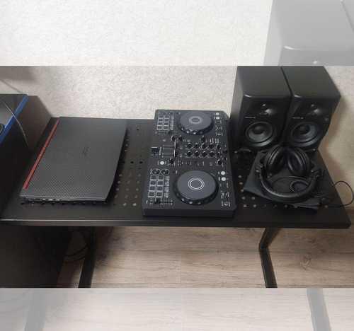 Dj оборудование в сборе