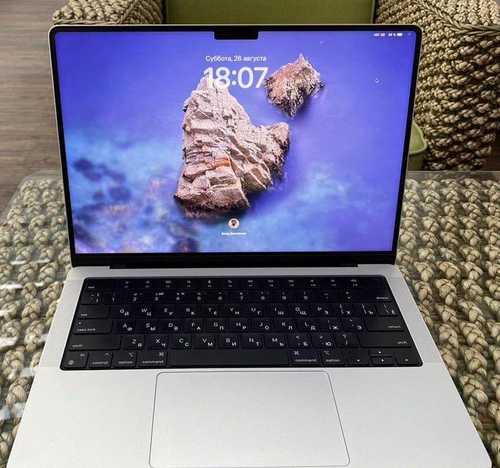 Macbook pro 14 m1 pro 16 512