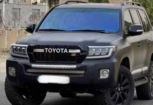 Решётка радиатора Toyota Land Cruiser 200