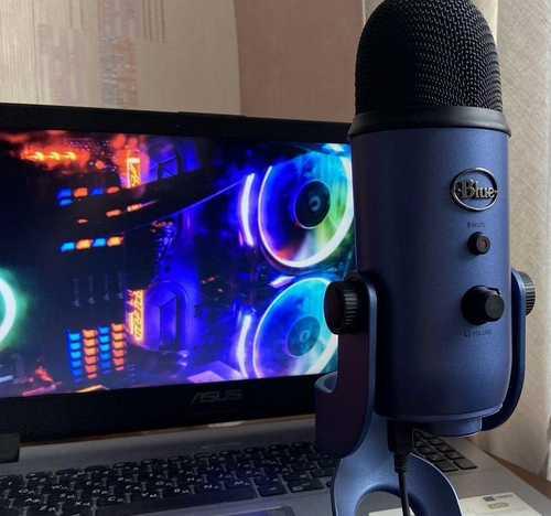 Микрофон Blue Yeti студийный синий