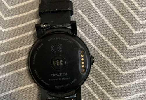 Смарт часы ticwatch e