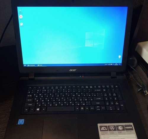 Ноутбук Acer ES1-732-P665