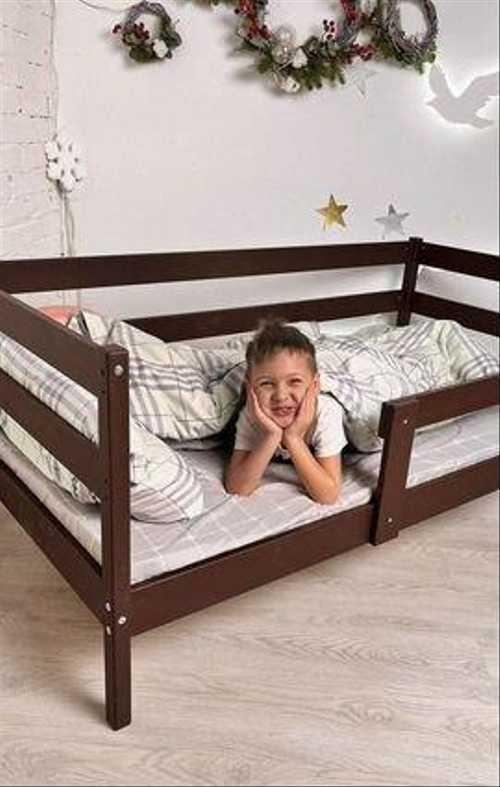 Кровать для ребенка с бортиками