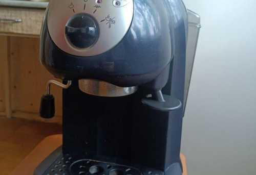 Кофеварка рожковая Delonghi ec190
