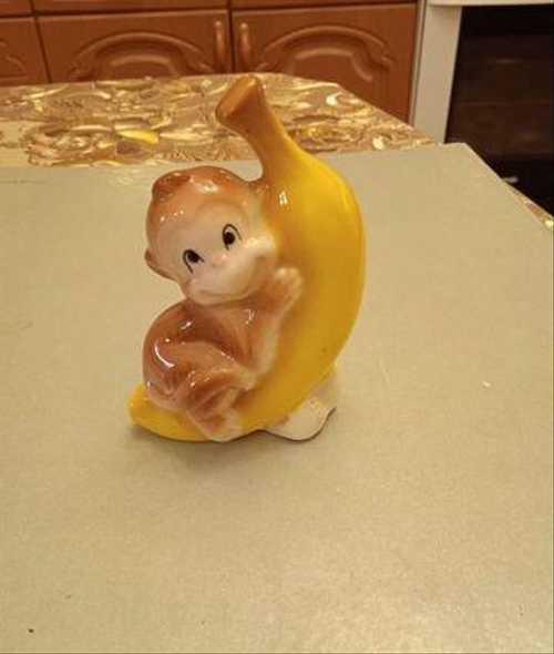 Статуэтка Обезьяна с бананом