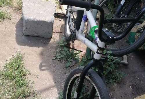 Трюковой велосипед бмх