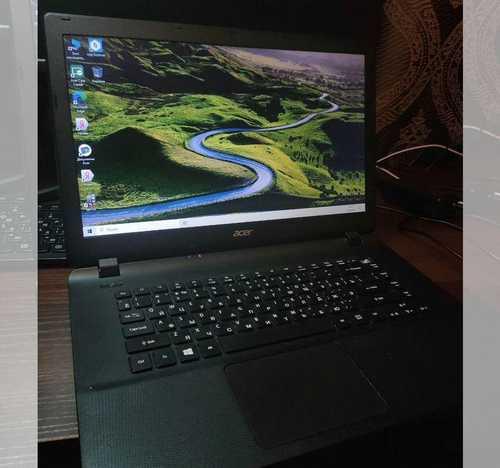 Ноутбук Acer Aspire ES1-522