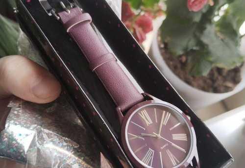 Кварцевые часы Avon