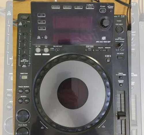 Два проигрывателя Pioneer CDJ 900, микшер Pioneer