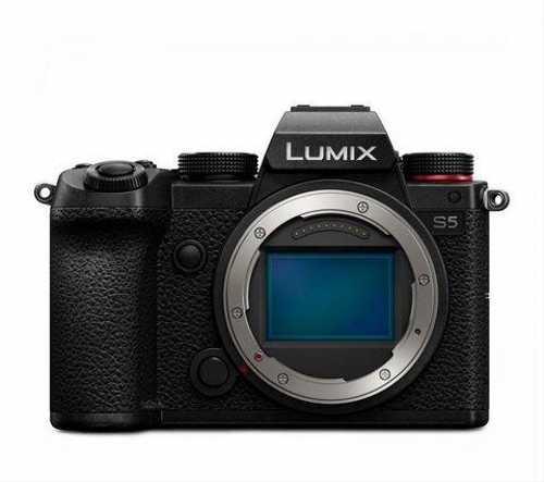 Цифровая фотокамера Panasonic Lumix DC-S5 Body