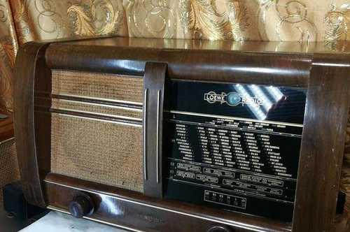 Радиоприемник Loewe Opta Radio 3751W 1950 года
