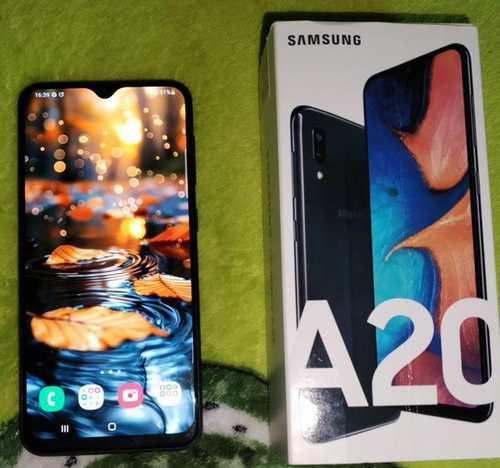 Samsung Galaxy A20, 3/32 ГБ