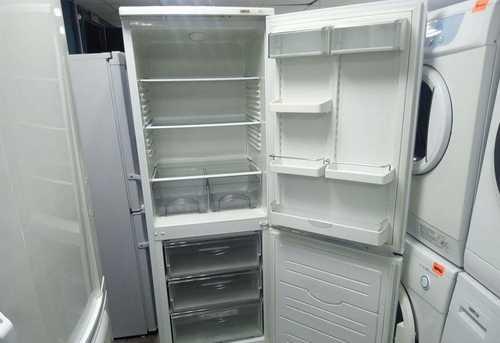 Холодильника Атлант в хорошем состоянии