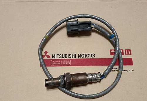 Датчик кислорода правый Mitsubishi Pajero Sport 3