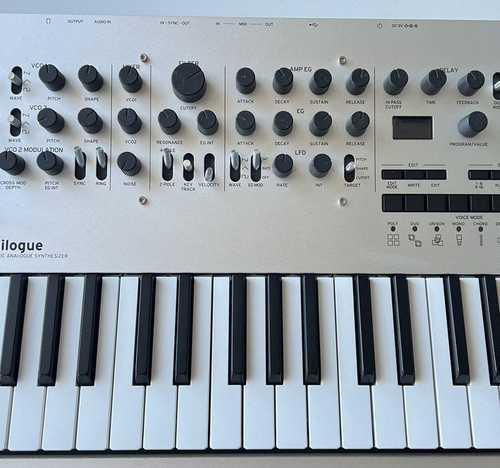 Аналоговый Синтезатор korg minilogue