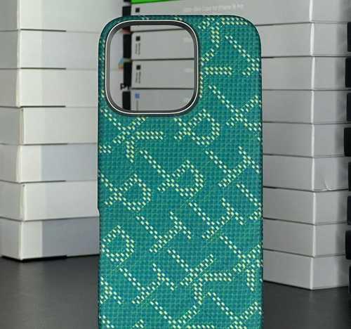 iPhone 16 Pro. Pitaka MagEZ Case 6 Monogram Green