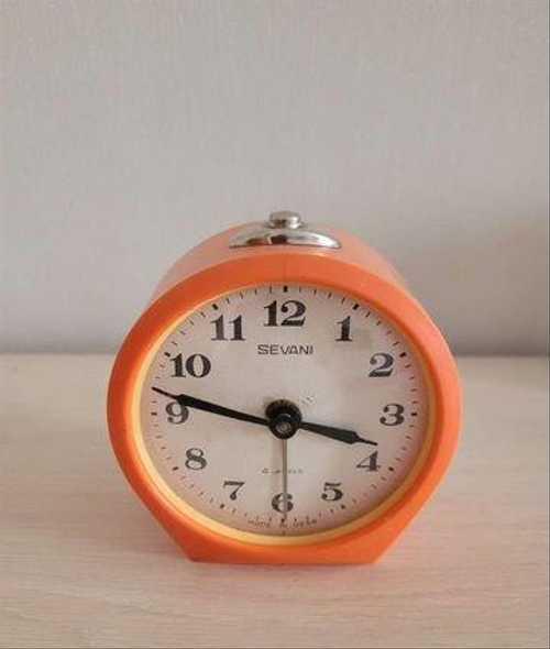 Часы - будильник Севани СССР