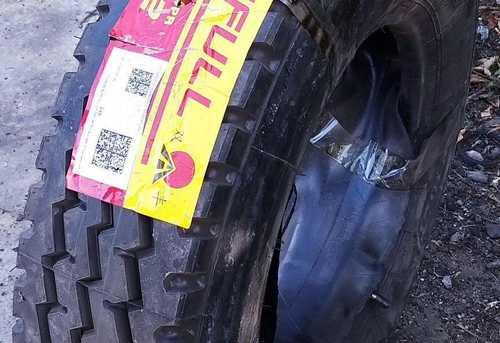 Sunfull HF-702 7.00 R16 и 205/85 R16 118M