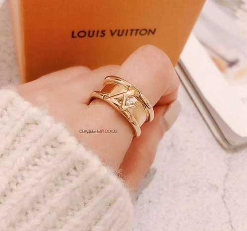 Золотое кольцо Louis Vuitton с брил. 0.03 ct