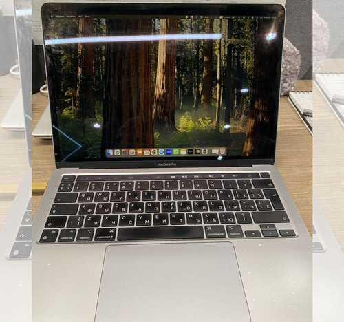MacBook Pro 13 (2020, M1), 256 ГБ, M1 (8-core), RAM 8 ГБ, GPU 8-core